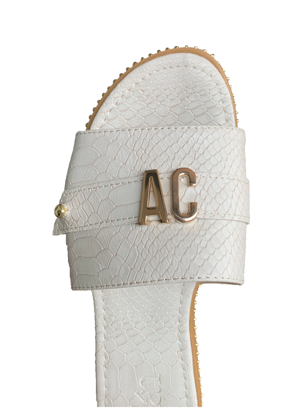 SANDALS – Elán Choose Your Way